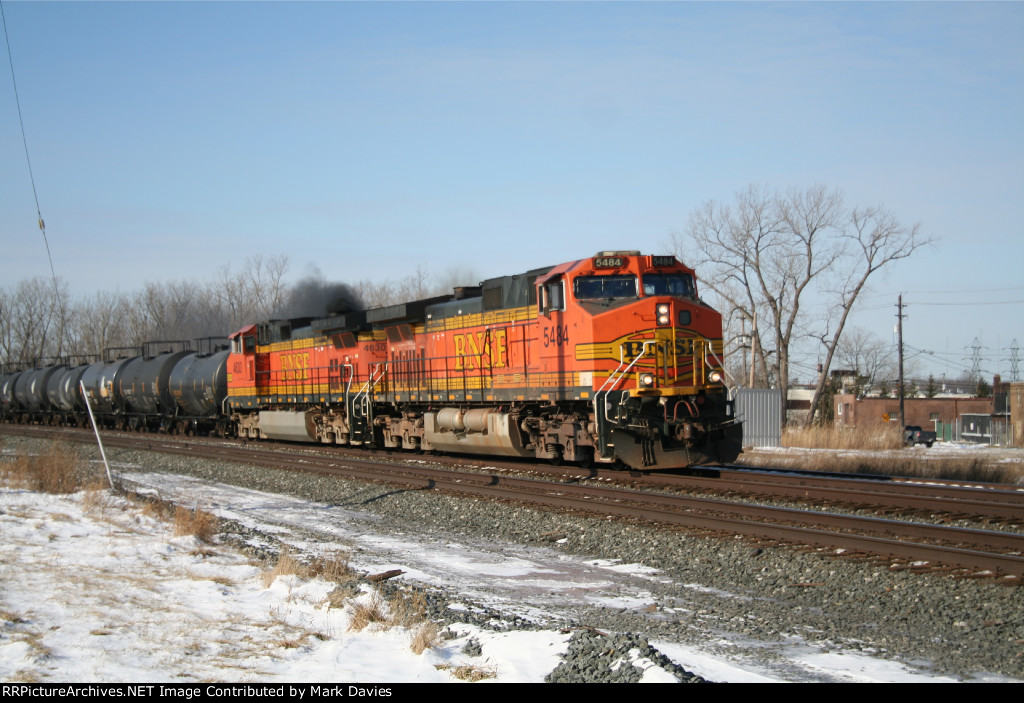 BNSF 5484